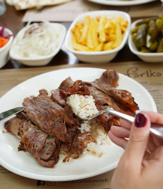 İstanbul’daki En İyi Dönerciler | Dönerin 10 Mekanı 2024 Fiyatları